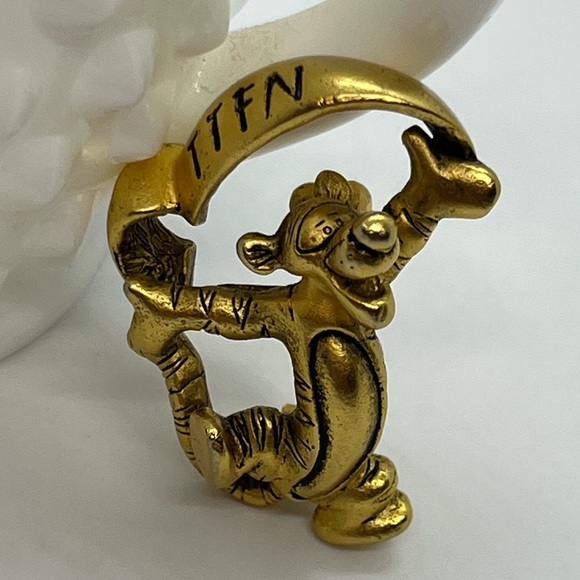 Disney | Jewelry | Disney Tigger Ttfn Gold Brooch Pin Winnie The Pooh ...